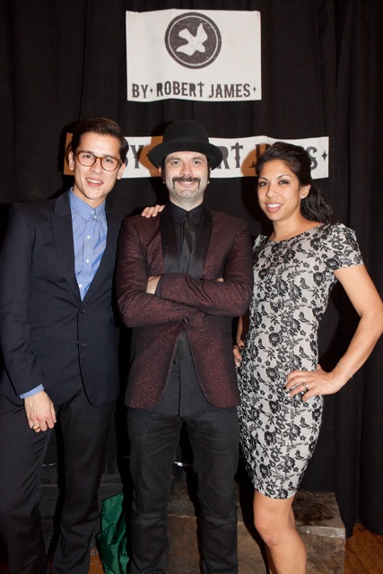 Robert James abre loja em Nova York e arrecada recursos para a ...