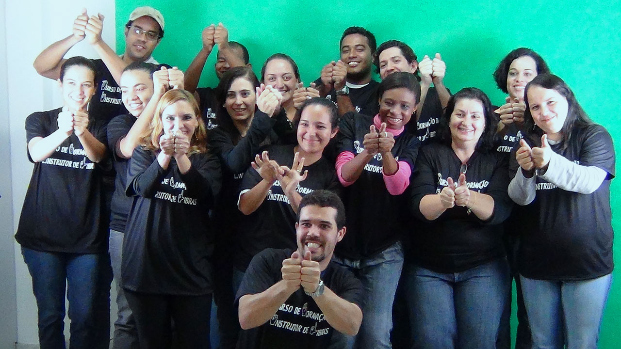 Federação Nacional de Educação e Integração dos Surdos – FENEIS ...